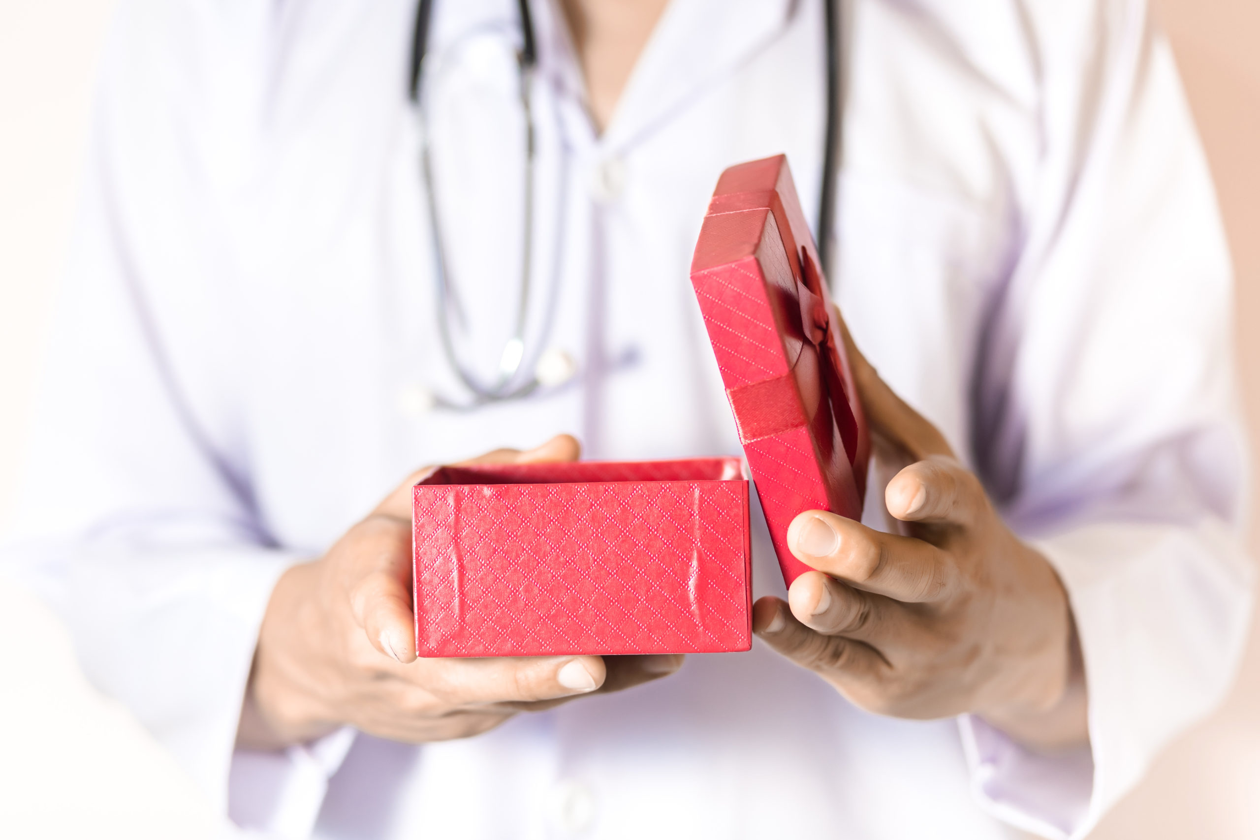 Top 10 holiday gifts for doctors and med students in 2019 - American ...